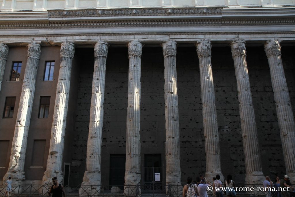 Piazza di Pietra et Temple d'Hadrien – Rome-Roma
