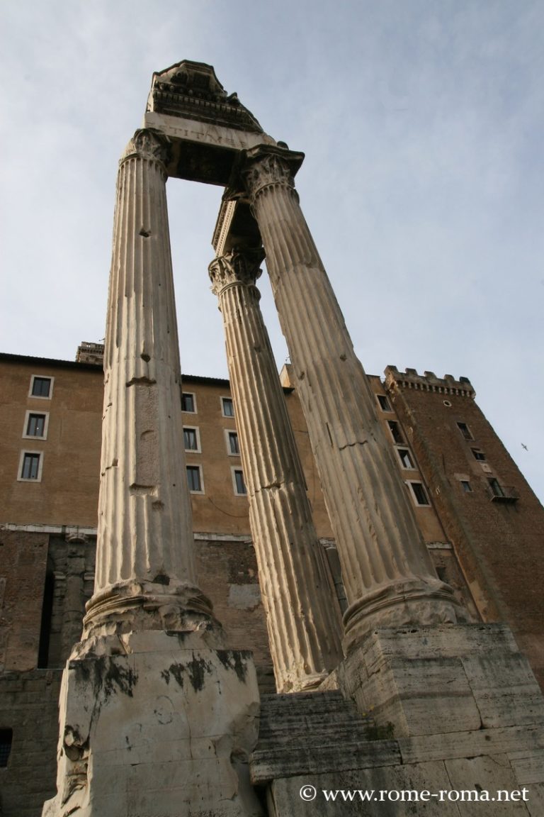 Tempio di Vespasiano e Tito – Rome-Roma
