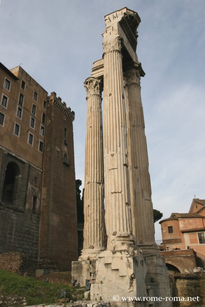 Temple de Vespasien et de Titus – Rome-Roma